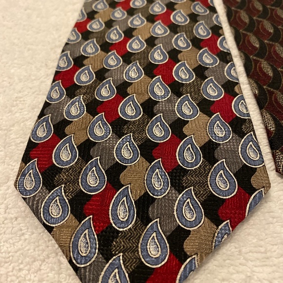 DANIEL CRAIG and RESILIO | Accessories | Brand New Ties By Daniel Craig ...